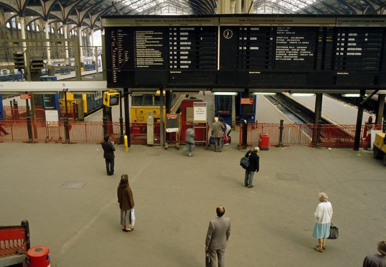 How To Go From London To Birmingham | CuddlyNest