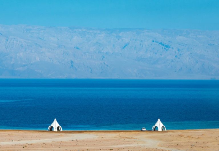 Visit The Mysterious Haql Shipwreck Beach | CuddlyNest